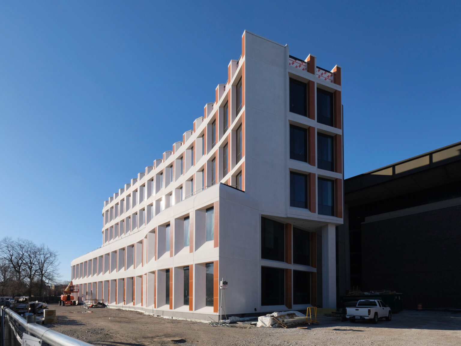 Connecting Atrium Fills Out for UIC's Computer Design Research and ...