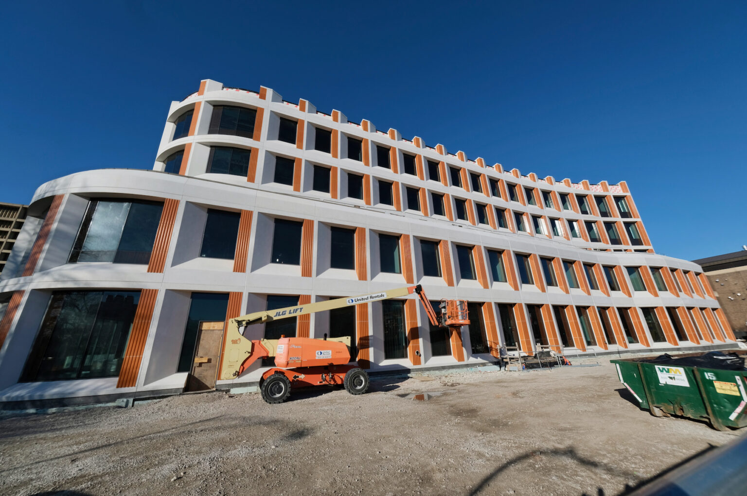 Connecting Atrium Fills Out for UIC's Computer Design Research and ...