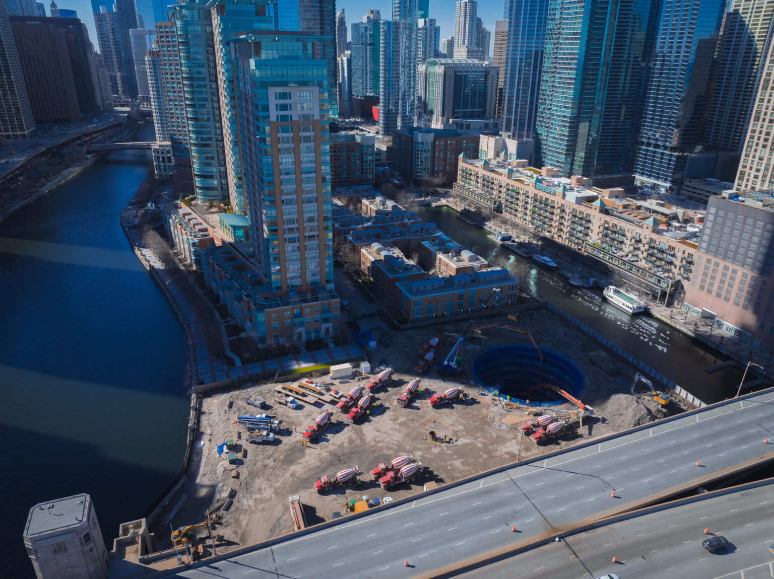 Photos Show Concrete Pour for 400 Lake Shore Drive in Streeterville ...