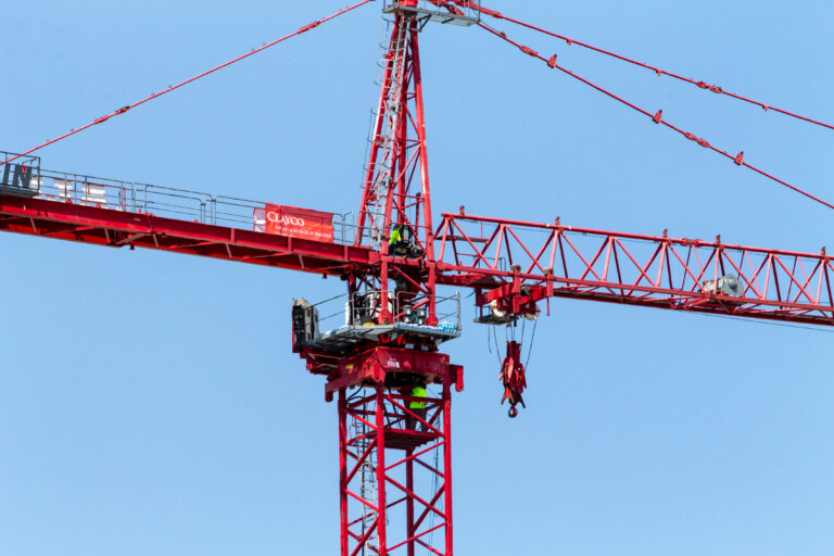 400 Lake Shore and 220 North Ada add tower cranes to Chicago's skyline ...