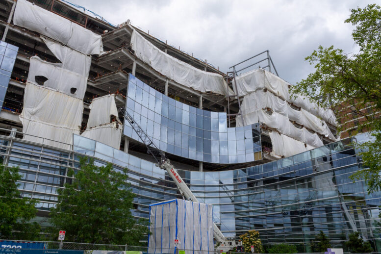 Façade work continues on Advocate Illinois Masonic Hospital addition in ...