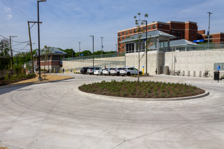 New Metra Peterson Ridge Station opens in Edgewater - Chicago YIMBY