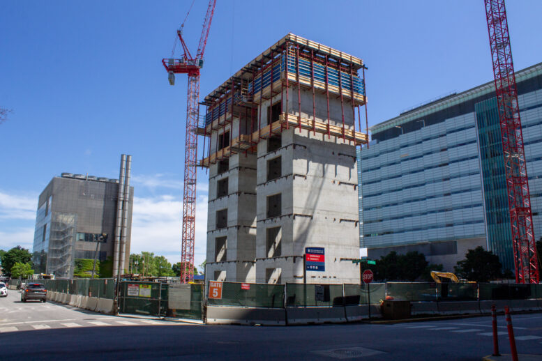 Concrete core rises at UChicago Medicine Cancer Care pavilion in Hyde ...