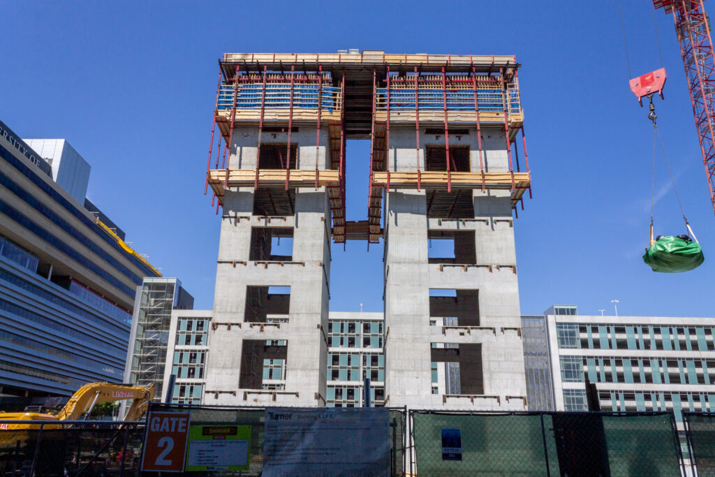 Concrete core rises at UChicago Medicine Cancer Care pavilion in Hyde ...