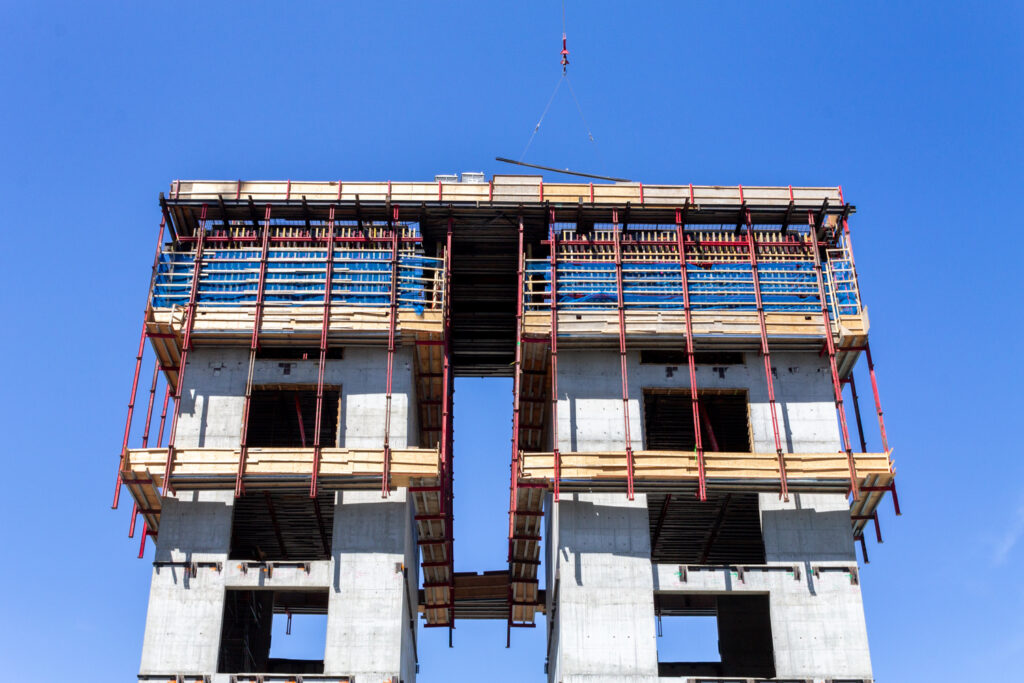 Concrete core rises at UChicago Medicine Cancer Care pavilion in Hyde ...
