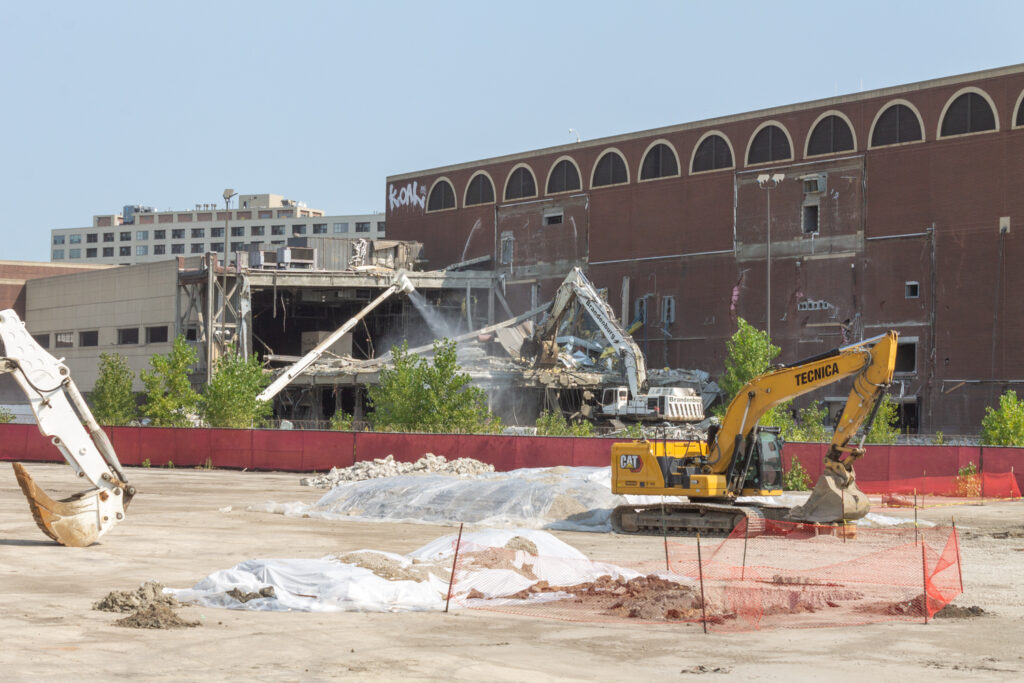 Demolition Photos As The Chicago Tribune Freedom Center Comes Down ...