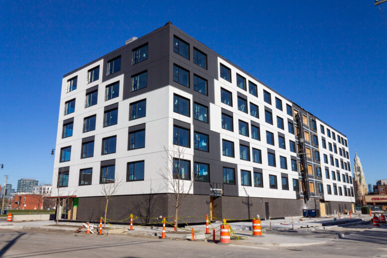 Roosevelt Square's 1257 West Roosevelt Road Closes In On Exterior ...