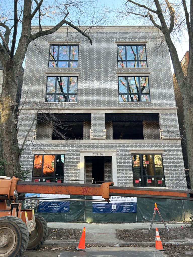 707 West Briar Place Is Topped Out And Glazed In Lake View - Chicago YIMBY