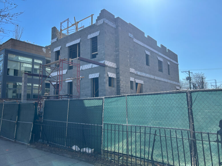 1313 West Wrightwood Rapidly Outpacing Its Neighbor In Lincoln Park ...