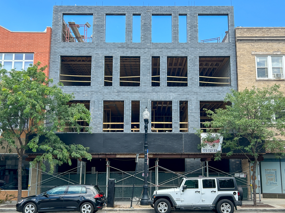 1950 West Lawrence Rises To Its Fourth Story In Ravenswood - Chicago YIMBY