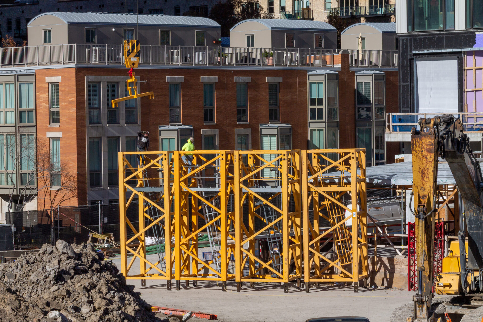 400 Lake Shore Completes Its Penultimate Tower Crane Jump - Chicago YIMBY