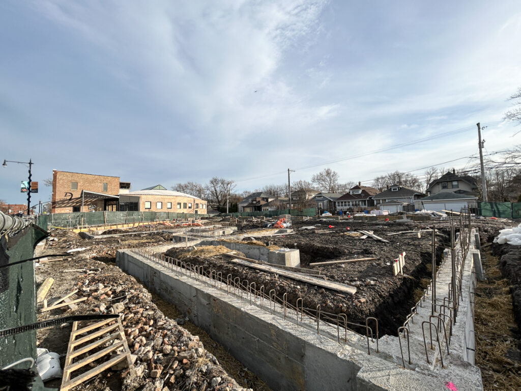 Lawrence Gateway Is Under Construction In Albany Park - Chicago YIMBY