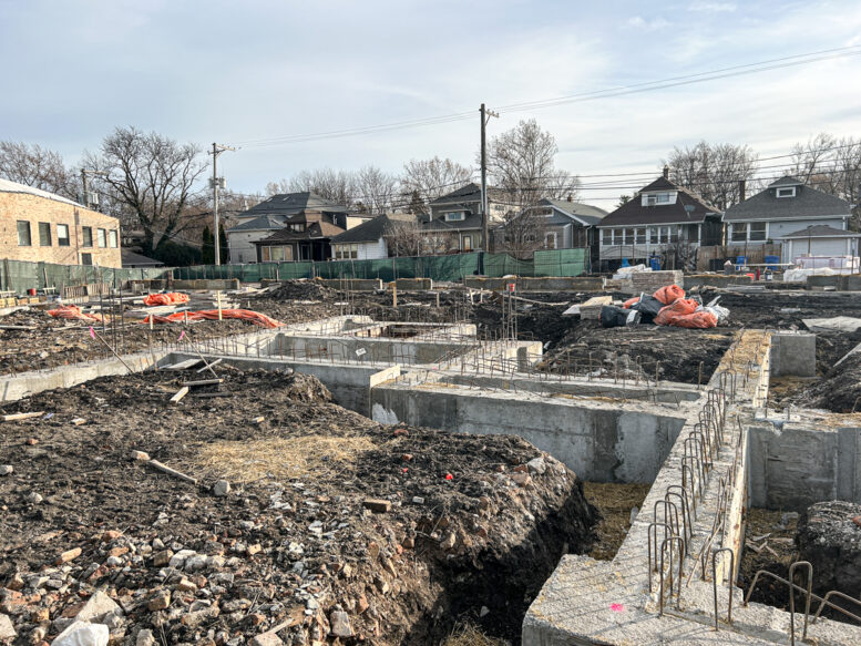 Lawrence Gateway Is Under Construction In Albany Park - Chicago YIMBY