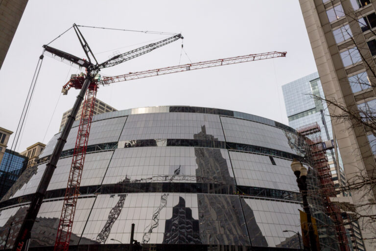 The Tower Crane Comes Down From The Thompson Center - Chicago YIMBY
