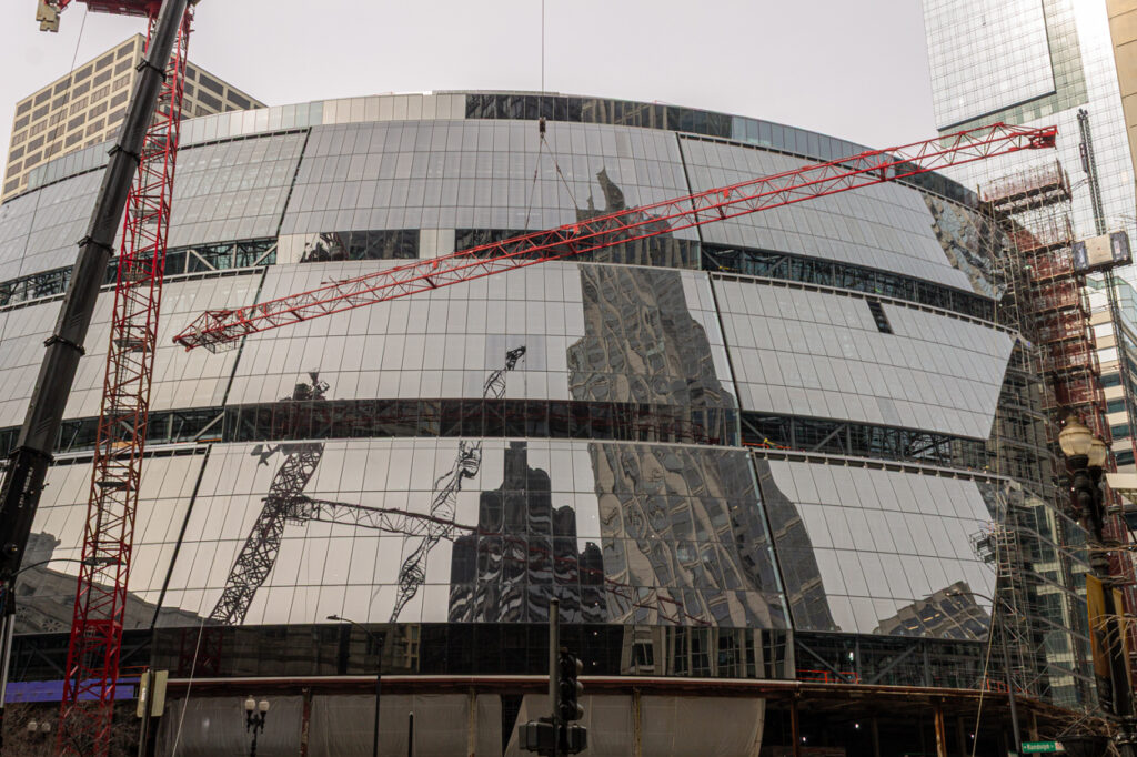 The Tower Crane Comes Down From The Thompson Center - Chicago YIMBY