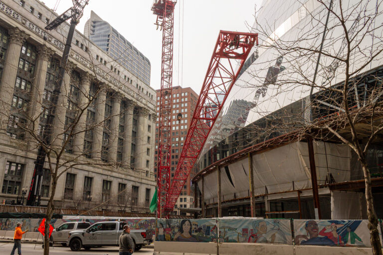 The Tower Crane Comes Down From The Thompson Center - Chicago YIMBY